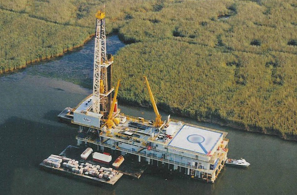 Proyek Workover Rig Complete with Barge Services dan Pembangunan Gedung ...